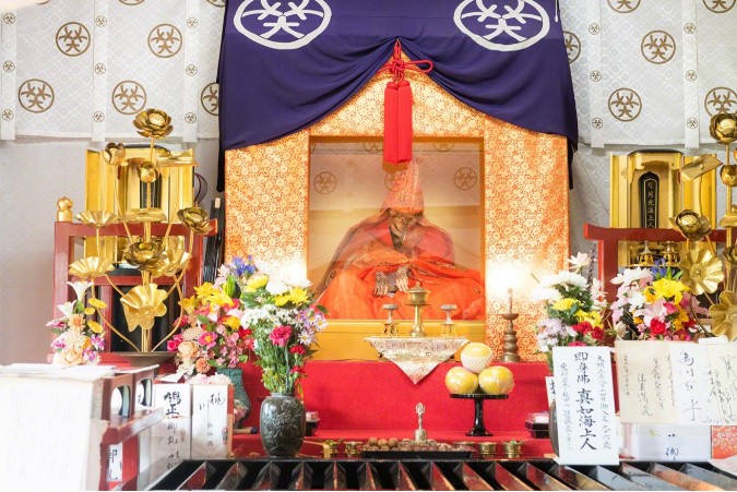 Sokushinbutsu - Sami Buddha Yang Berhenti Makan Untuk Jadi Mumia Jepun ...